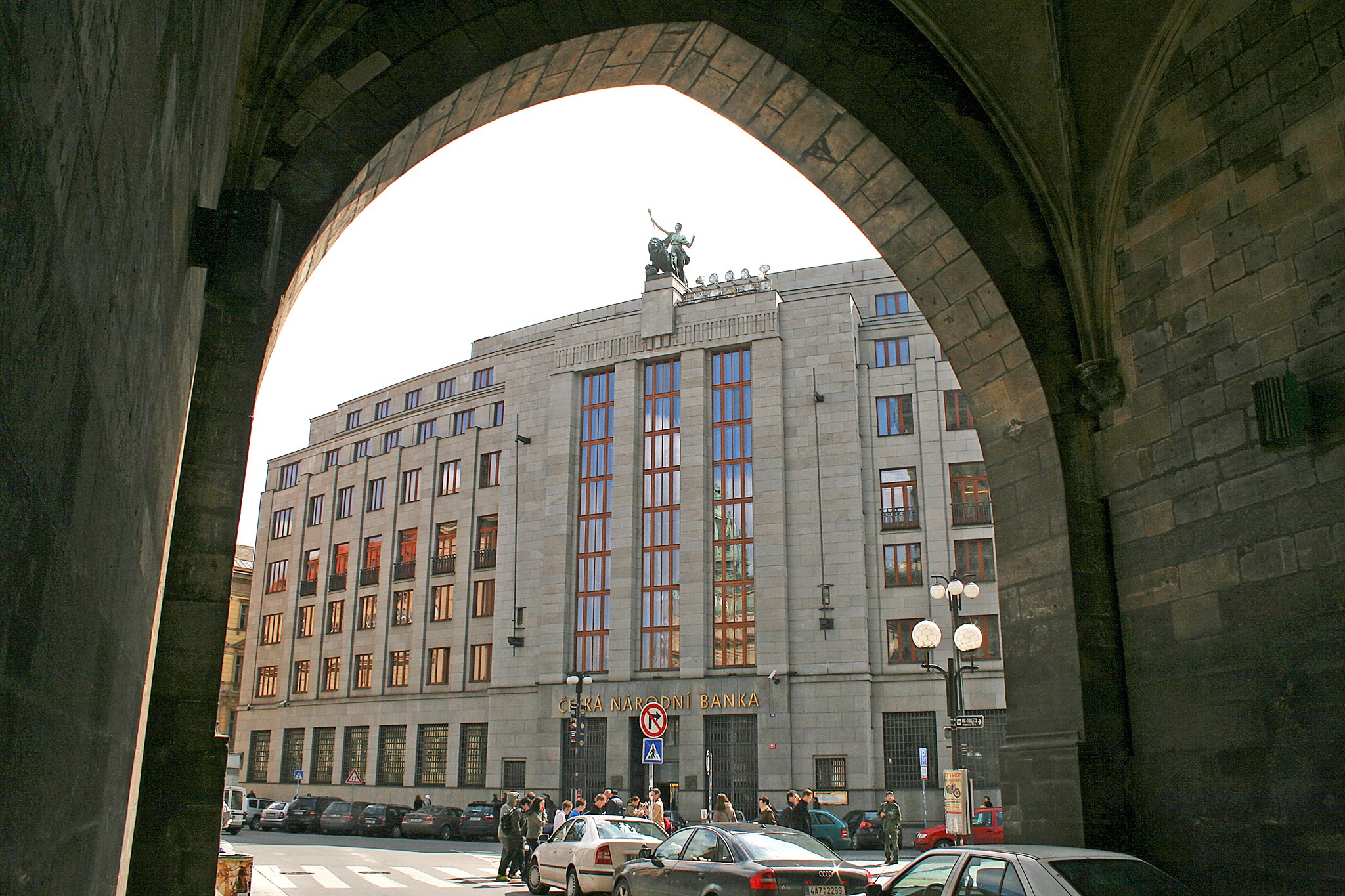 ČNB zvyšuje sazby, může však jít o „první a poslední krok“ | Kurzy.cz