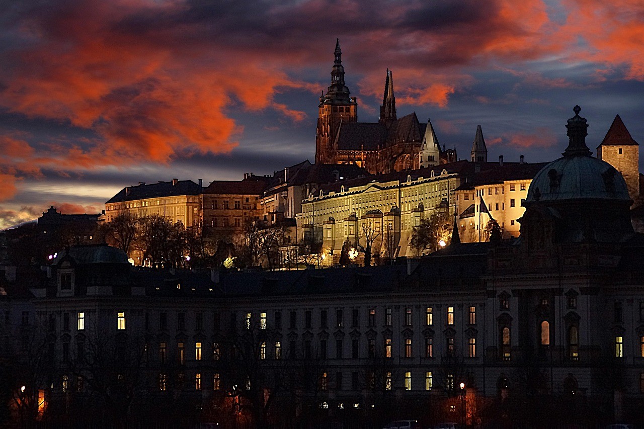 Královská koruna, jablko a žezlo budou od čtvrtka 18. do pondělí 29 ...