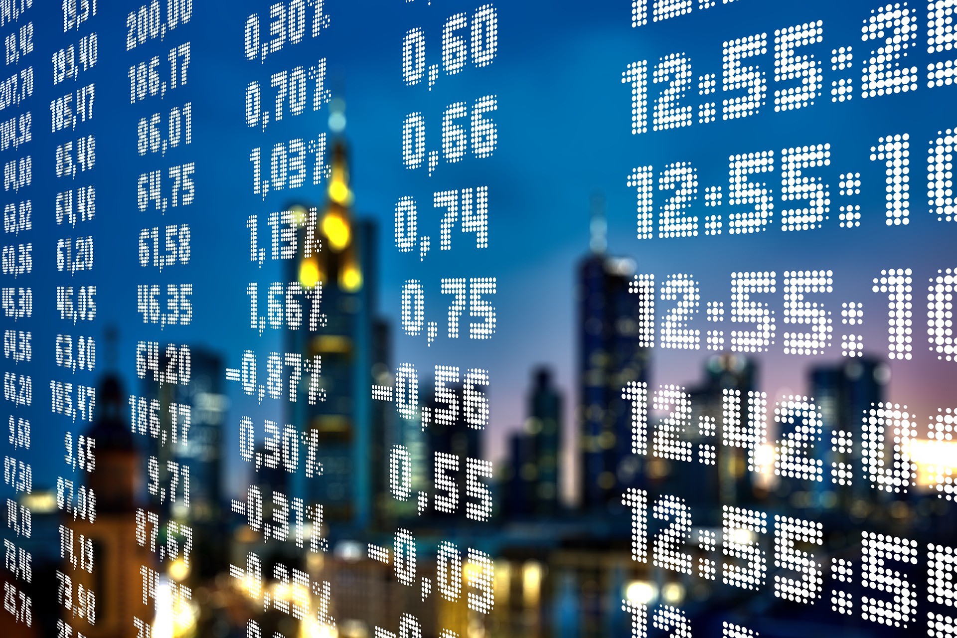 12 h - Evropa dopoledne nejistá, BCPP roste díky bankám a ČEZ, dolar ...