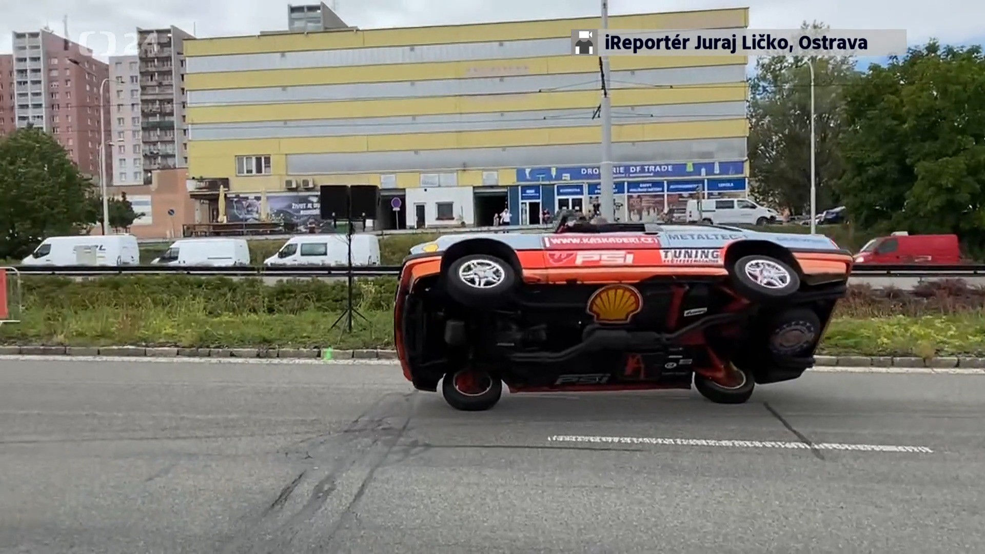 Road Circus v Ostravě-Jihu. Burácení silných motorů, freestylová ...