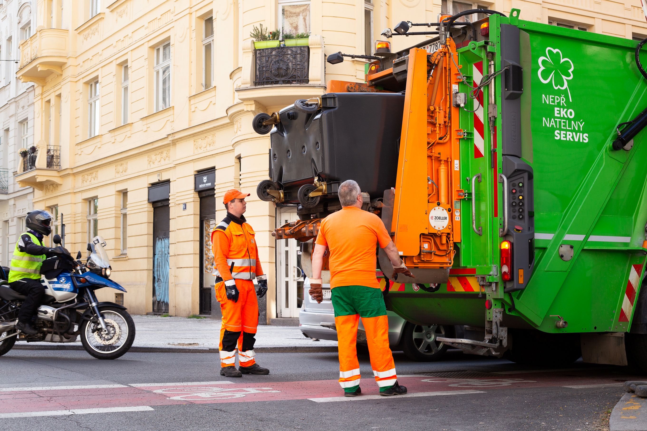 Více vytříděného odpadu i nový rekord ZEVO Malešice, Pražské služby ...